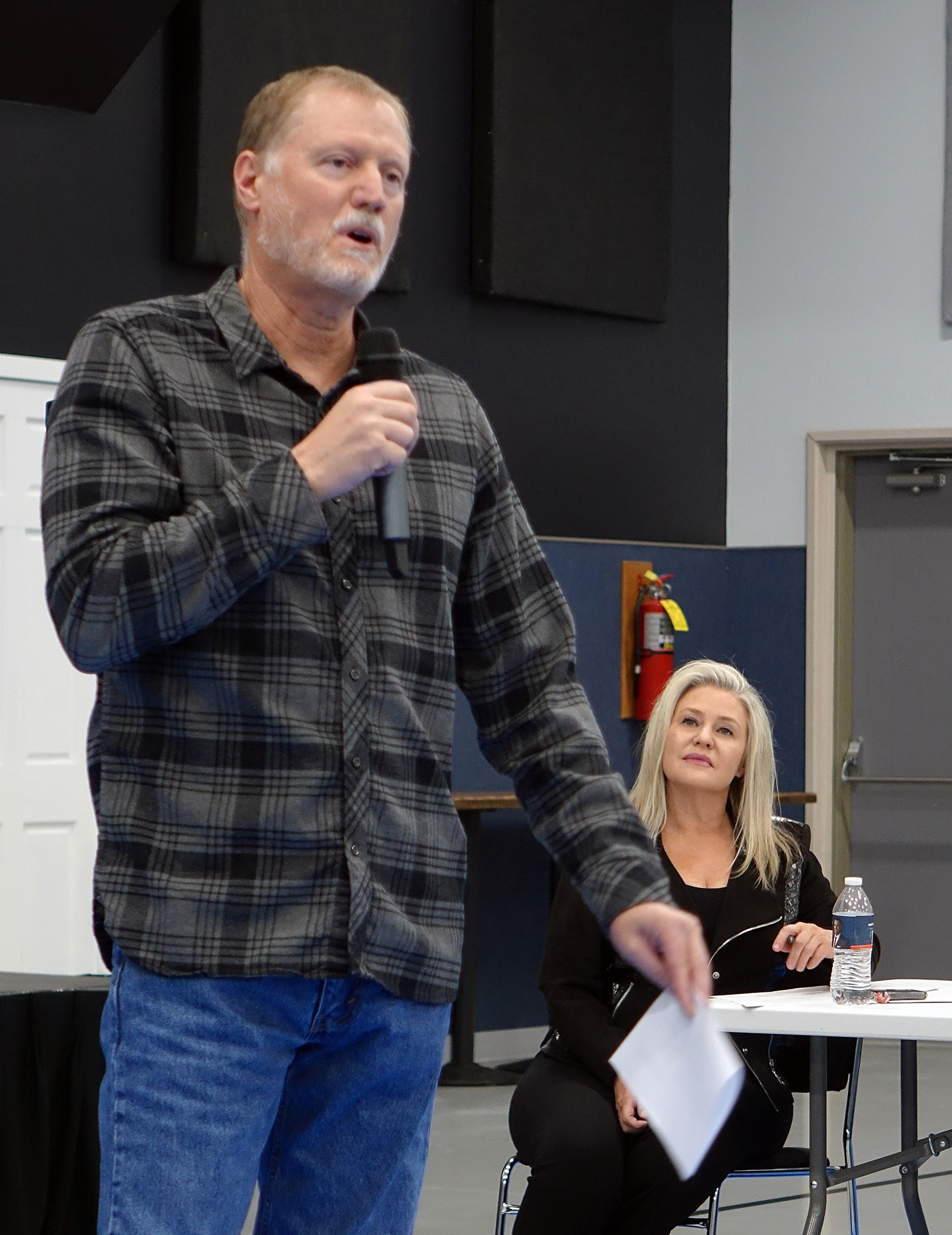 Sheriff Burnett challenged by Deputy Mike Morrison – All Things Lake Chelan