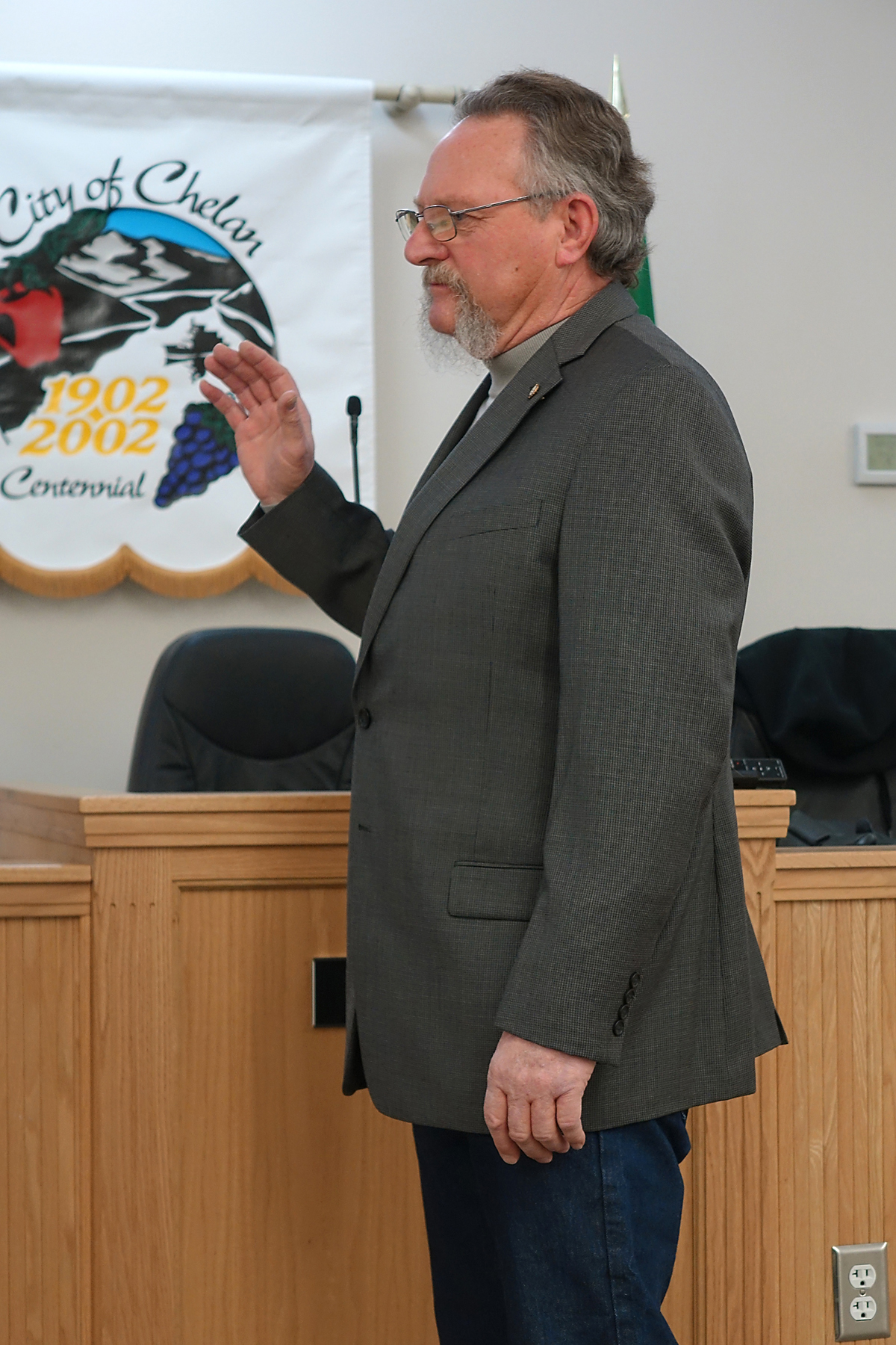 Chelan seats new mayor and councilmembers – All Things Lake Chelan
