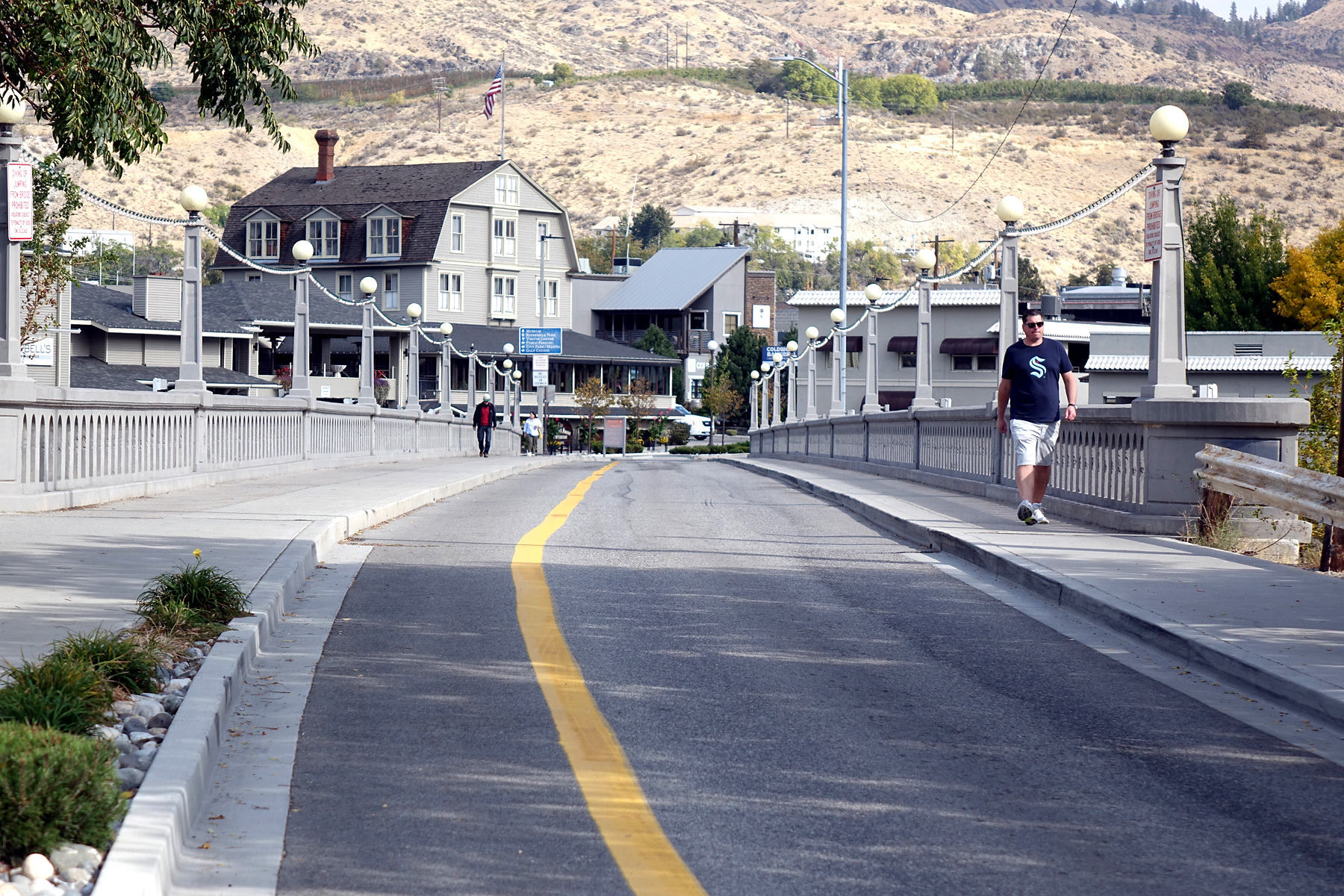THE BRIDGE… ONE WAY-TWO WAY??? – All Things Lake Chelan
